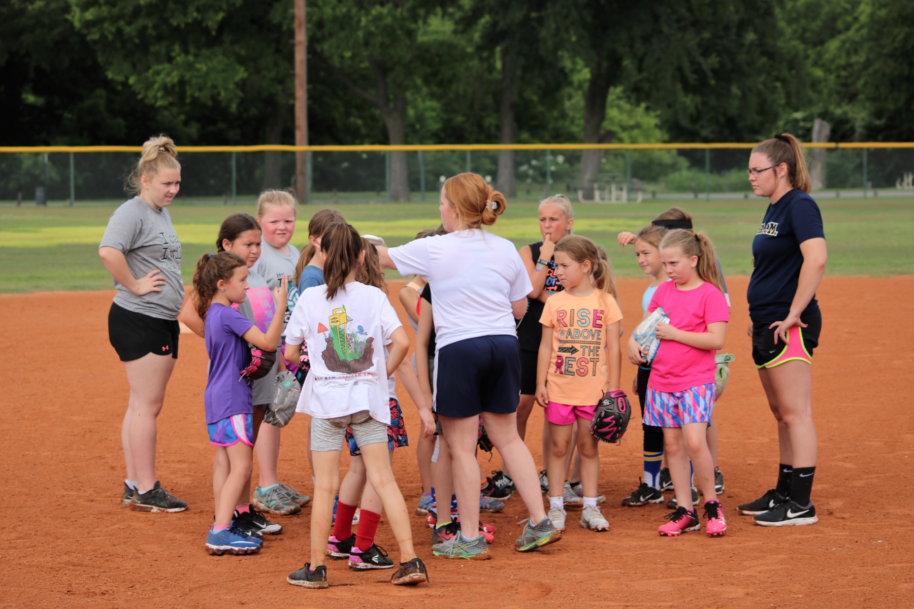 Bees Softball Camp 18 – The Flash Today Erath County
